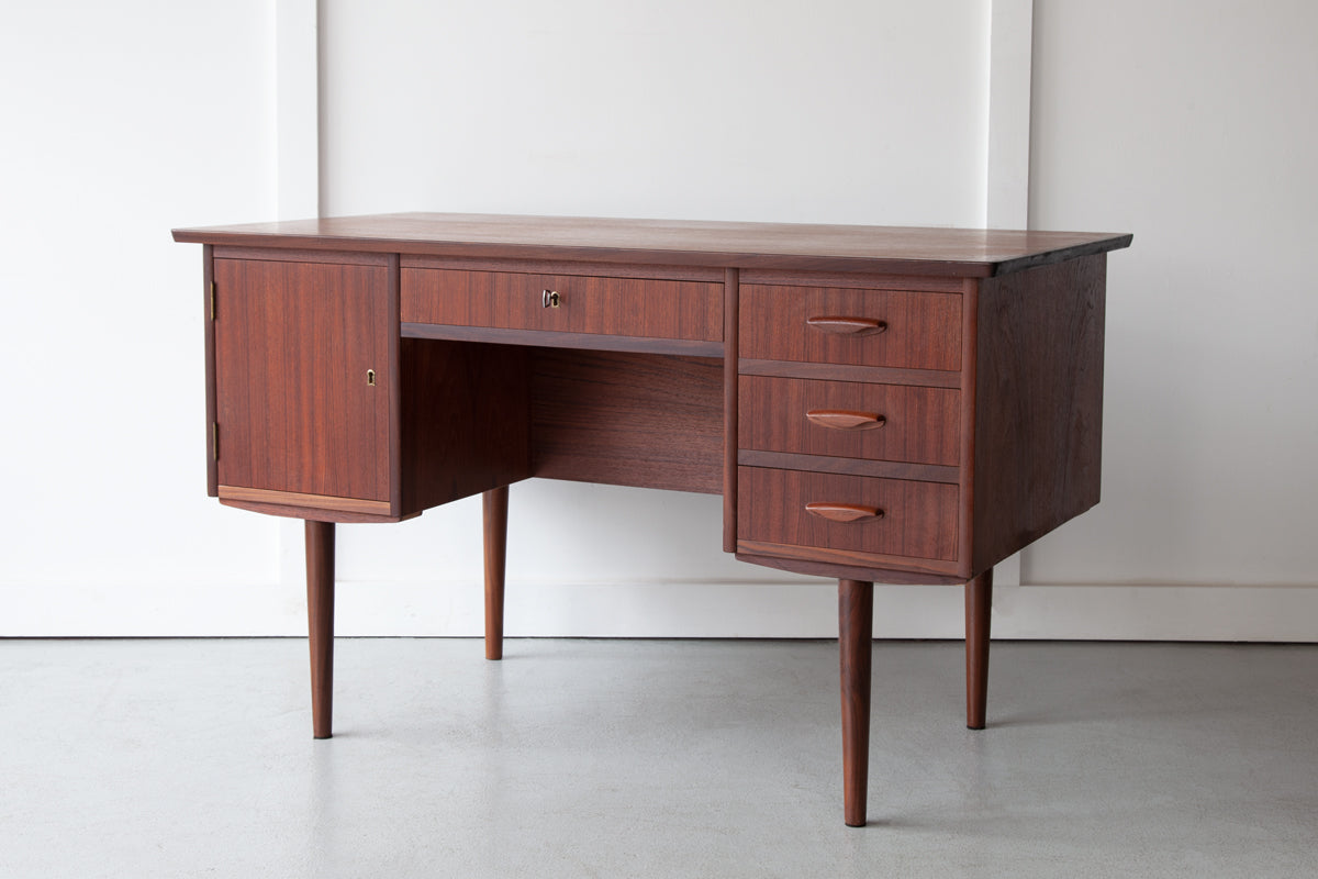 Danish Executive Desk – House of Mobel