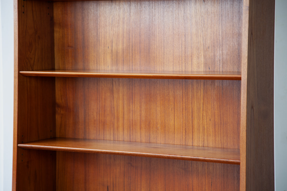 Tall Teak Bookcase – House of Mobel